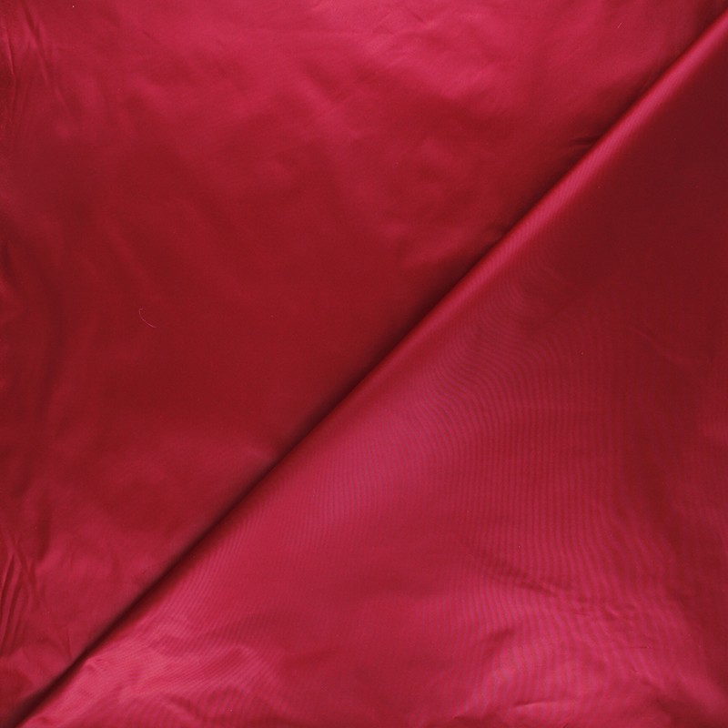 Tissu toile polyester : Toile parachute Glossy - bordeaux - MPM